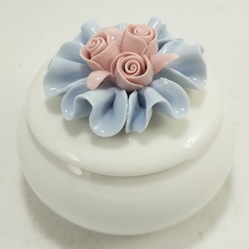 Fashion Pure White Ceramic Jewelry Display Box With Flower Designed ...